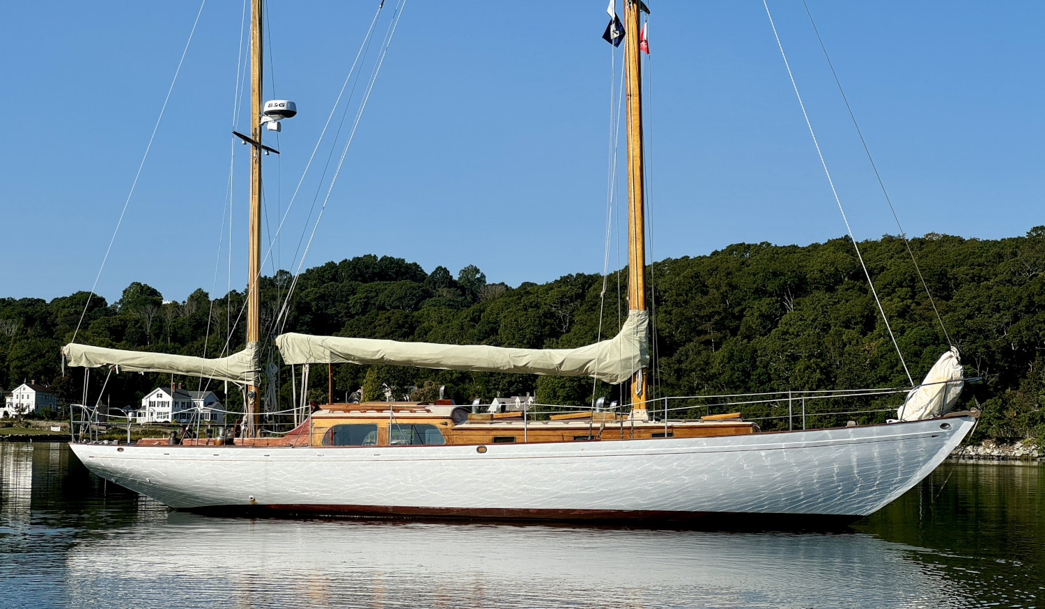 Yacht Brokerage - Lyman-Morse Boatbuilding - Finest Quality Boats